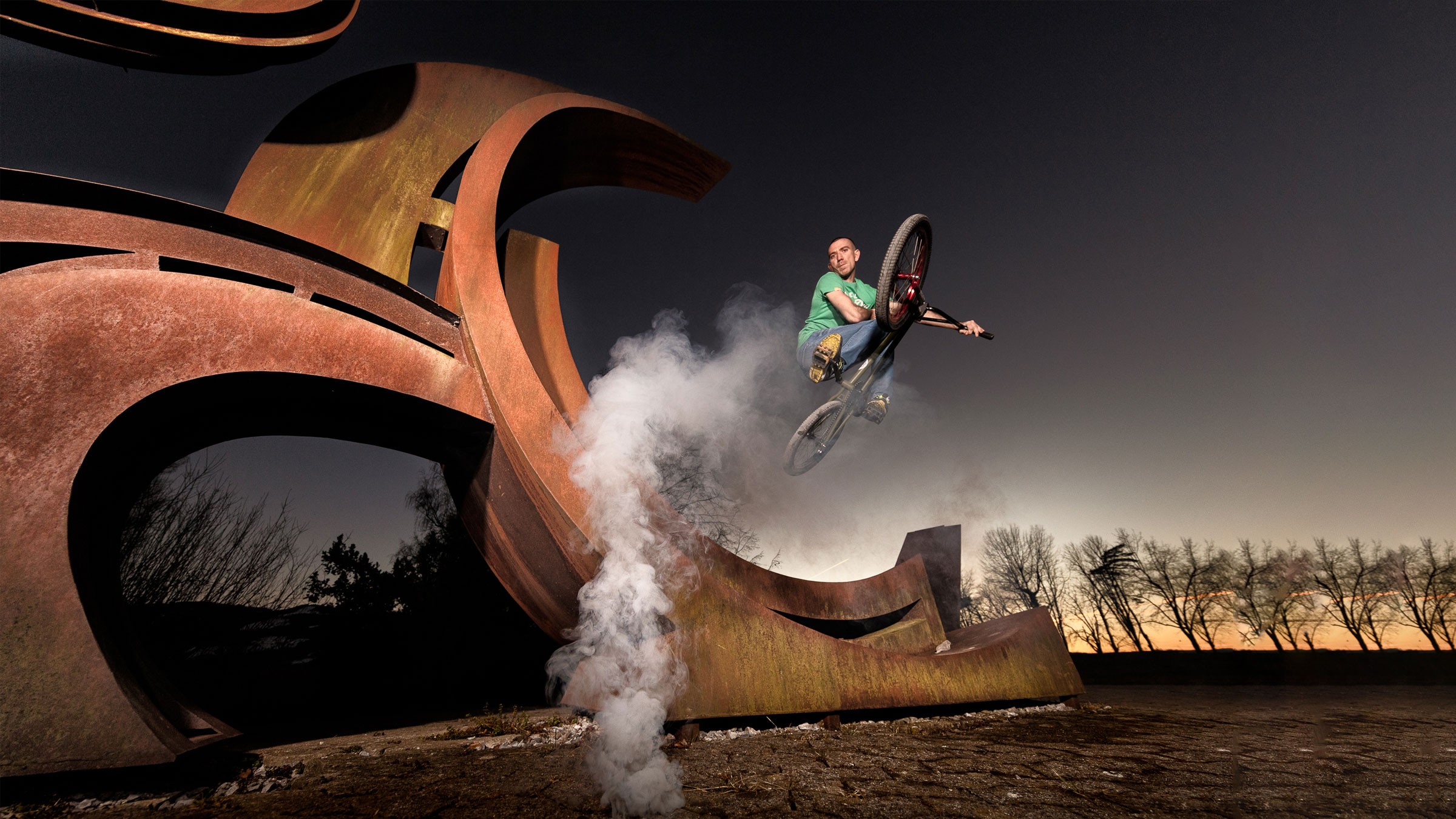 Action photo on a sunday stroll | Elinchrom