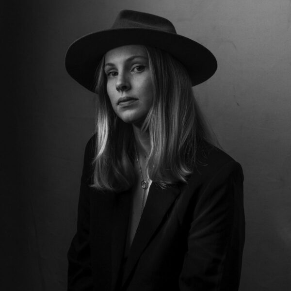 Lighting & editing for cinematic portraits | Elinchrom