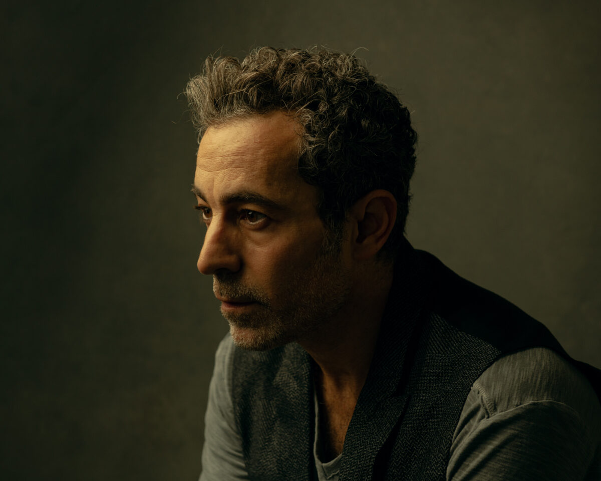 Lighting & editing for cinematic portraits | Elinchrom